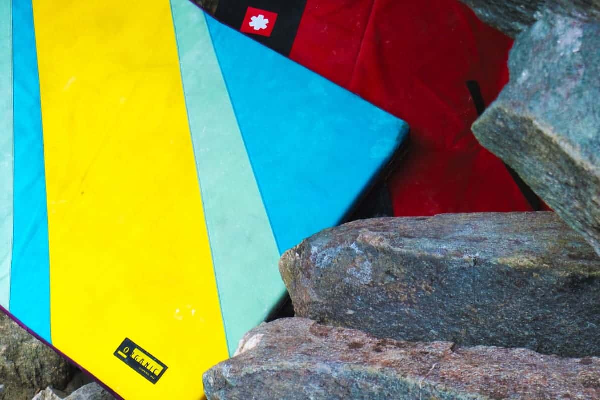 The best crash pads / bouldering mats in the test - Lacrux climbing ...